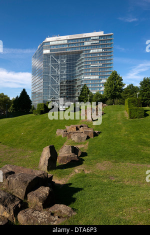 Germany, Nordrhein-Westfalen, Düsseldorf, Stadttor, administrative ...
