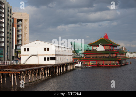 The Sea Palace floating Chinese restaurant in the port of Amsterdam ...