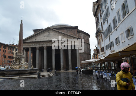 The Tomb of Raphael in the Pantheon in Rome Italy Stock Photo - Alamy