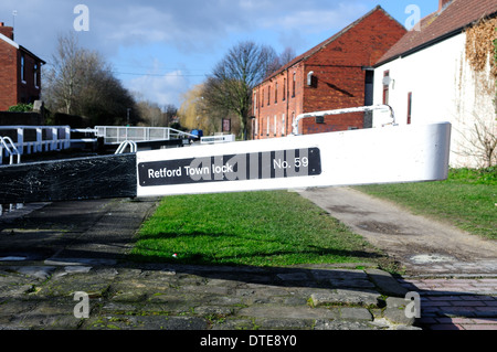 East Retford ,Chesterfield Canal, North Nottinghamshire, UK Stock Photo ...