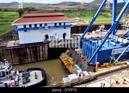 Left Coast Lifter the giant floating crane of "American Bridge Fluor ...