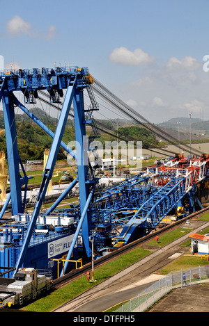 Left Coast Lifter the giant floating crane of "American Bridge Fluor ...