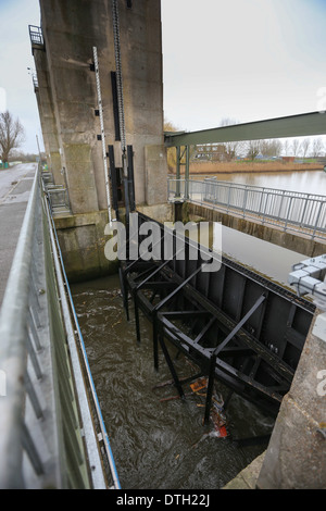 THE DENVER SLUICE ON CAMBRIDGESHIRE/NORFOLK BORDER Stock Photo - Alamy