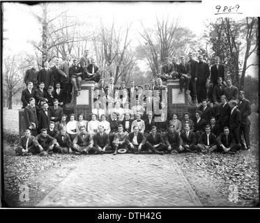 A group portrait of the Miami University sophomore class from 1917 ...