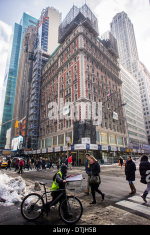 New York USA, Knickerbocker Trust Building and Waldorf Astoria | usage ...