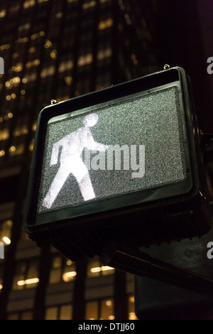 Pedestrian Crosswalk Signal, NYC Stock Photo - Alamy