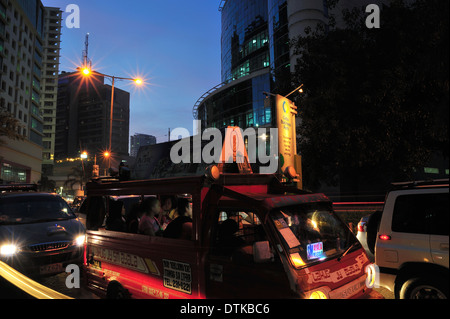 Early Evening Rush Hour Mindanao Avenue Cebu City Philippines Stock ...