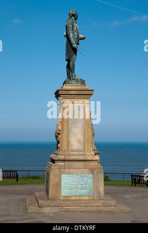 Captain Cooks Statue at Whitby North Yorkshire England Stock Photo - Alamy