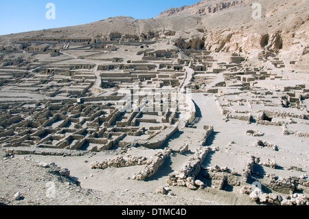 Worker's village of Deir el Medina: view of the walls of the ancient ...