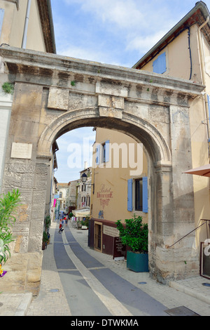 Street of St Remy de Provence Gateway to the Alpilles massif Stock ...