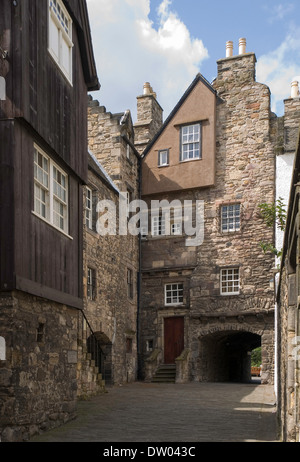 Bakehouse Close, Royal Mile, Edinburgh Stock Photo - Alamy
