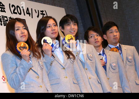 (L-R) Ayana Onozuka, Taku Hiraoka Ayumu Hirano, Tomoka Takeuchi, Akito ...