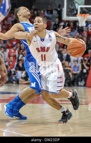 Southern Methodist Mustangs guard Nic Moore (11) shoots free throws in ...