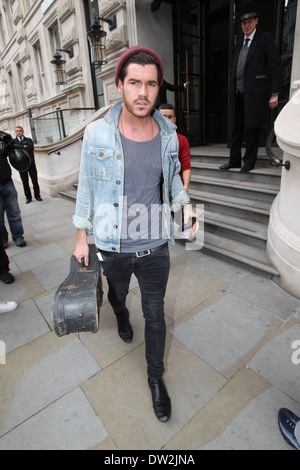 Adam Burridge 'The X Factor' final contestants head to rehearsals ...
