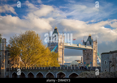 Inside the London Bridge Stock Photo - Alamy