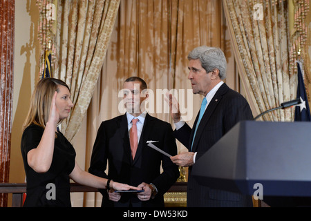 Deputy Secretary of State Heather Higginbottom presents 10 ...