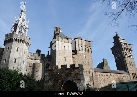 The West gate and towers of Cardiff castle Wales UK Landmark building ...