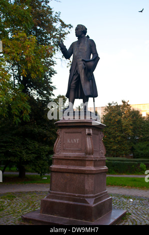Statue of Immanuel Kant in Kaliningrad, Russia Stock Photo - Alamy