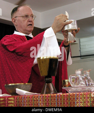 CHINA American missionary priest saying mass with Philippine domestic ...