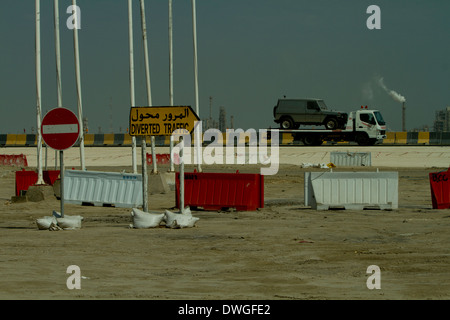 Qatar Construction site Roadworks Traffic diversion Stock Photo - Alamy