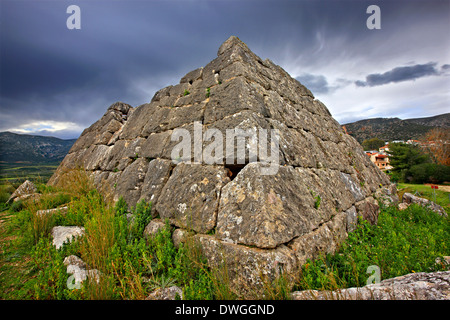 The mysterious "Pyramid" of Hellinikon ("Eliniko") village, Argos ...