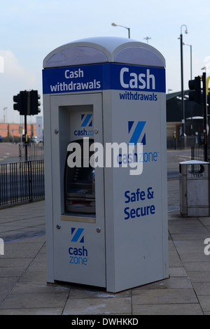 Stand alone cash machine Stock Photo - Alamy