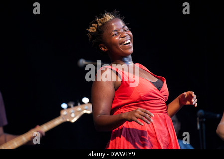 Freshlyground singer Zolani Mahola performs at the Botanic Gardens in ...