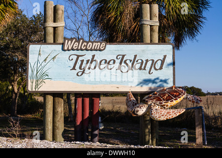 Welcome to Tybee Island sign on Tybee Island in Georgia Stock Photo - Alamy