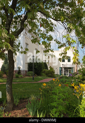 Gardens of Larchmont Public Library, Larchmont, United States ...