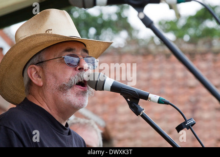 Paul Shuttleworth formerly of the Kursaal Flyers performing at the ...