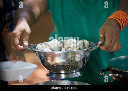 Aboriginal Cooking, Kriol Kitchen, Broome, Western Australia ©ingetje ...