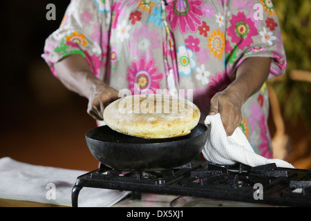 Aboriginal Cooking, Kriol Kitchen, Broome, Western Australia ©ingetje ...