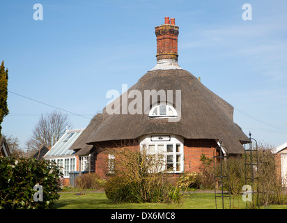 Thatched round house at Easton, Suffolk, England Stock Photo - Alamy