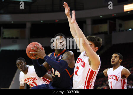 Illinois' Rayvonte Rice drives against Ohio State during an NCAA ...