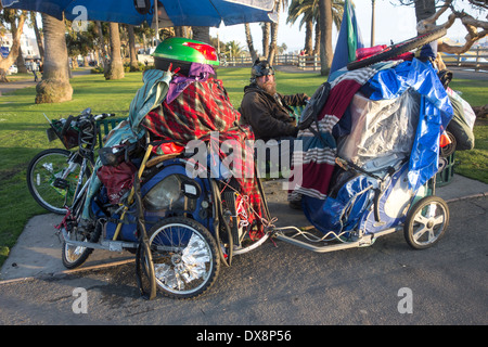 bike of a homeless Stock Photo - Alamy