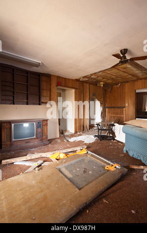 messy family living room Stock Photo - Alamy