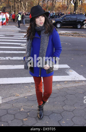 Carly Rae Jepsen 86th Annual Macy's Thanksgiving Day Parade Featuring ...