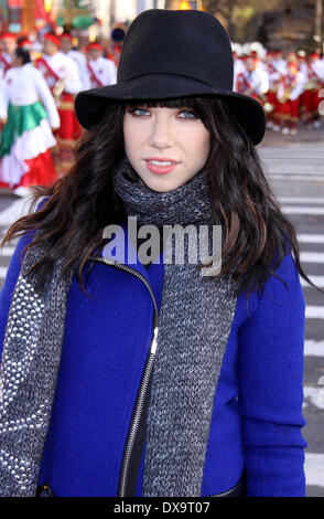 Carly Rae Jepsen 86th Annual Macy's Thanksgiving Day Parade Featuring ...
