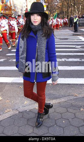 Carly Rae Jepsen 86th Annual Macy's Thanksgiving Day Parade Featuring ...