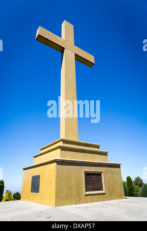 Mount Macedon, Victoria, Australia - Mount Macedon Memorial Cross Stock ...