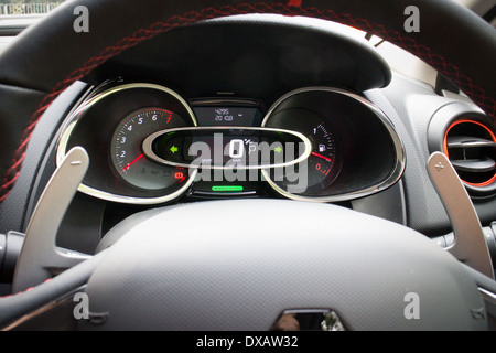 Renault CLIO dashboard Stock Photo - Alamy