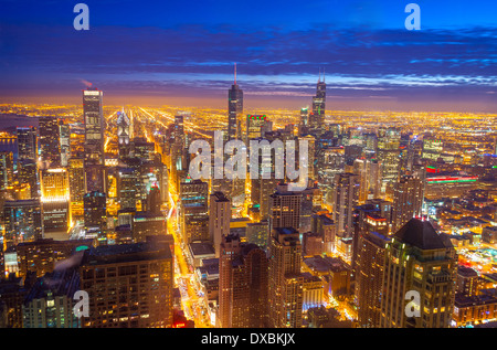 Night time scene of the Chicago Skyline with view of the Sears Willis ...