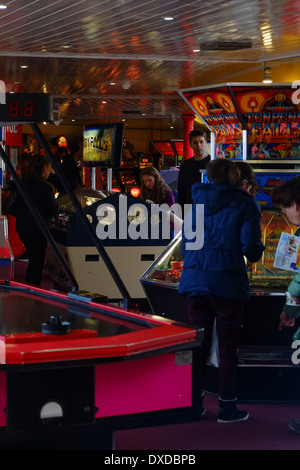 An amusement arcade on the Worthing seafront Stock Photo - Alamy