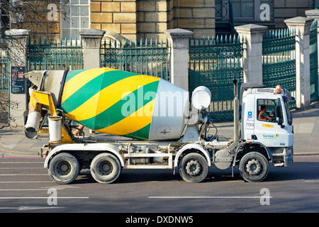 Tarmac lorry mixer cement Stock Photo - Alamy