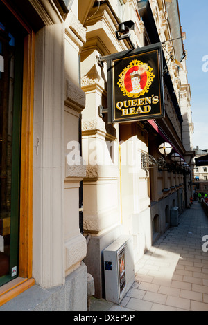 Stockholm, Sweden - Queen's Head pub, Drottninggatan, Vasastaden Stock ...