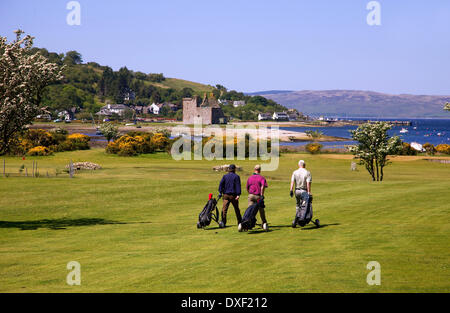 Playing golf on Lochranza golf course on the island of Arran Stock ...