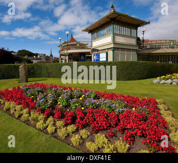 Flower beds on the esplanade in Rothesay towards the discovery centre ...