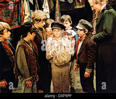OLIVER! (1968) MARK LESTER, RON MOODY OLI 003CP Stock Photo - Alamy