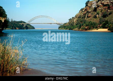 Road bridge over Umtamvuna River mouth Stock Photo - Alamy
