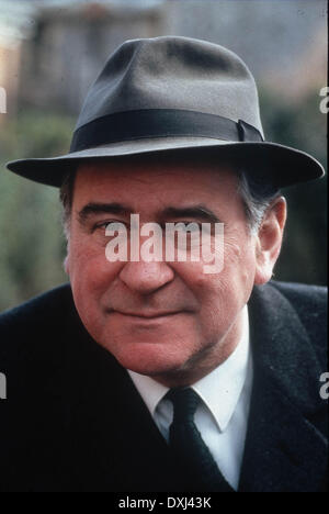 GEORGE BAKER, RUTH RENDELL MYSTERIES, 1994 Stock Photo - Alamy
